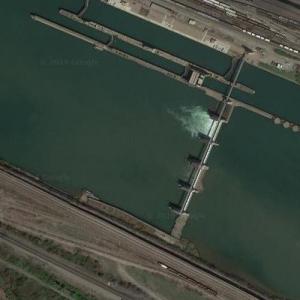 Braddock Dam in Pittsburgh, PA - Virtual Globetrotting