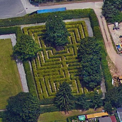 Maze in Forst, Germany (Google Maps)