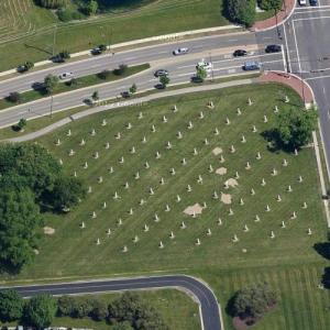 Field of giant concrete corn in Dublin, OH - Virtual Globetrotting